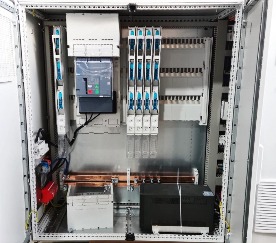 Switch cabinets for energy storage - MCW Systemtechnik